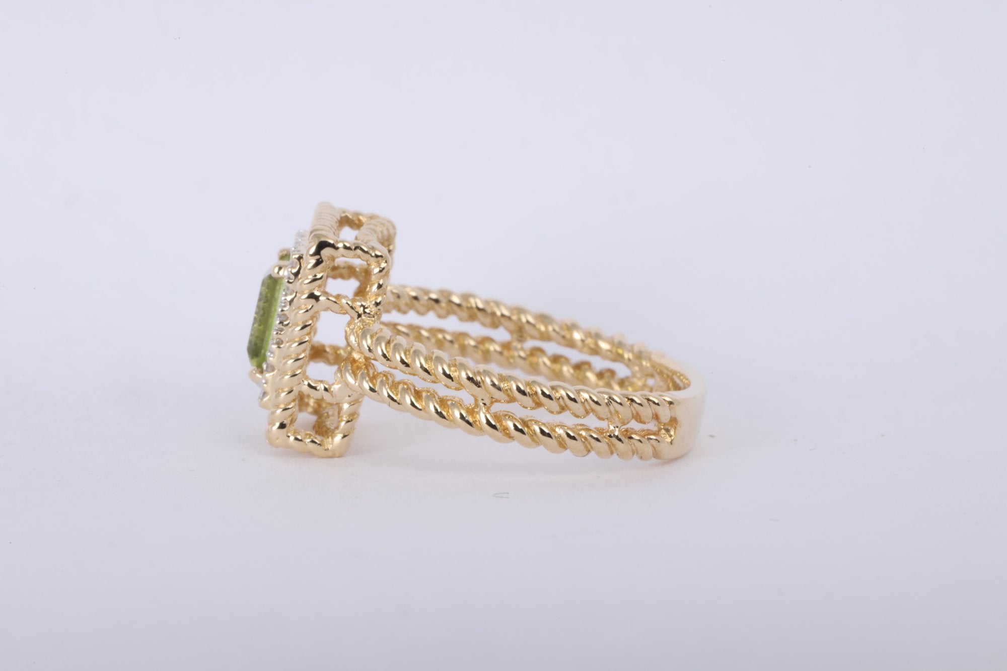 14k Yellow Gold 0.65ctw Peridot & 0.09ctw Diamond Ring Size 7 (4.40g ...