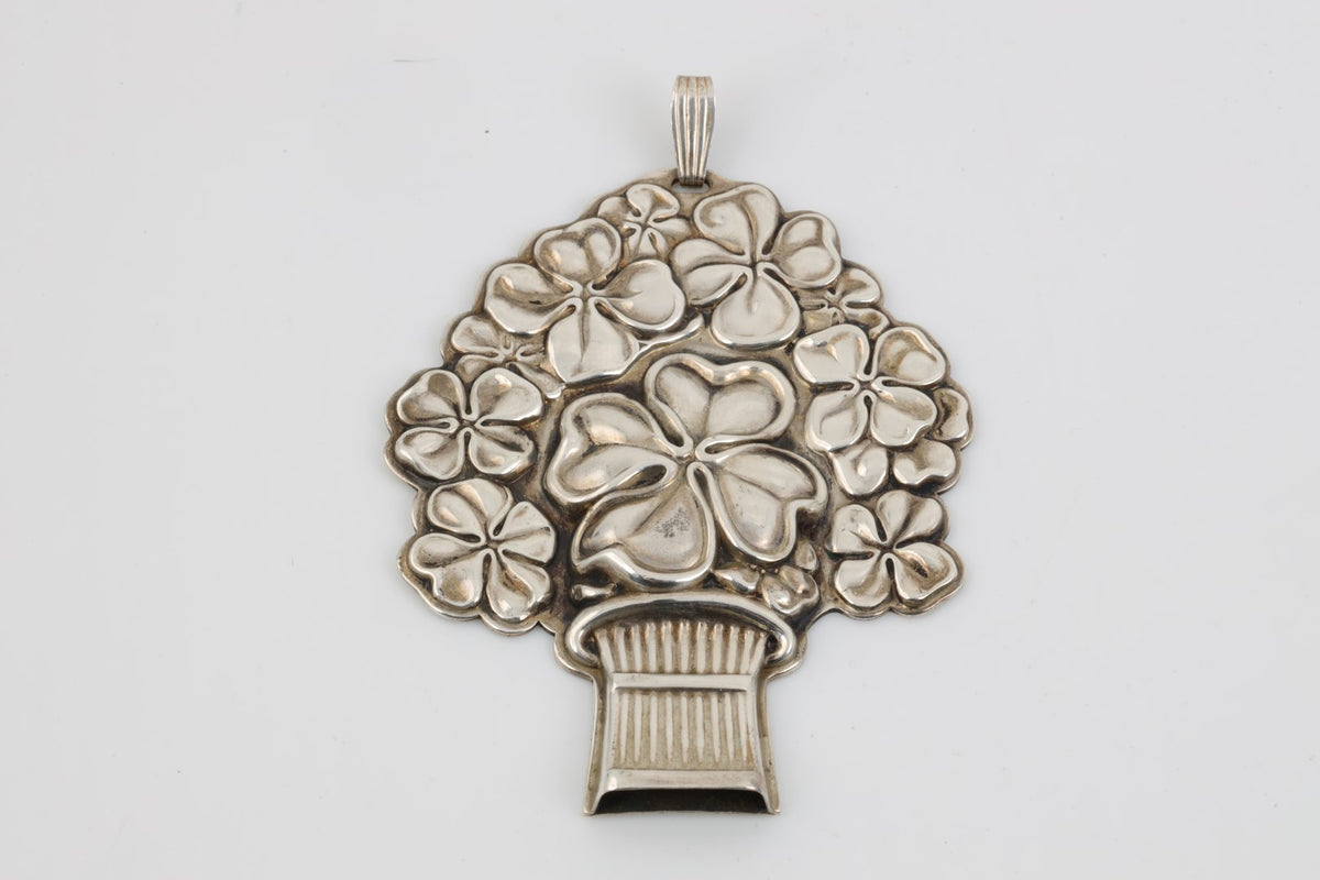 Reed & Barton 925 Silver Four Leaf Clover Whistle (22.23g.) – Chorost & Co.
